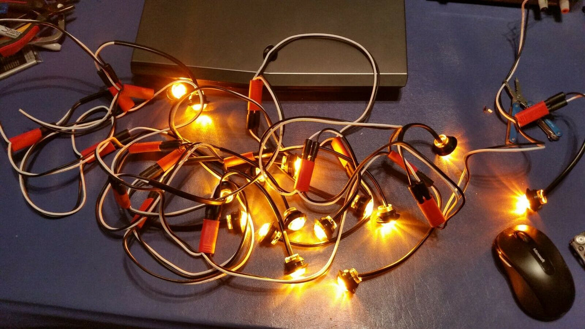 TEN - Maxxima M09400YCL Amber Clear 6 LED 1-1/4" Clearance Marker Ligh ...